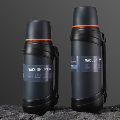 China Customized 2600ml/3200ml Large Capacity Stainless Steel Thermos Bottle for Outdoor Sports and Travel for sale