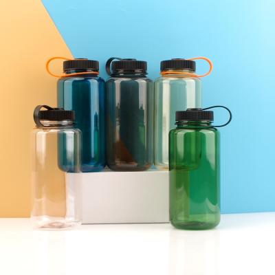 Cina Coppa di plastica portatile da 32 oz per lo stile di design sportivo bottiglia di acqua da campeggio all'aperto in vendita