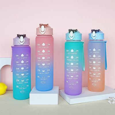 Cina Bottiglia d'acqua di Tritano con marcatore del tempo 900Ml Bpa Colore Gradiente Libero Per Sport Esterni in vendita