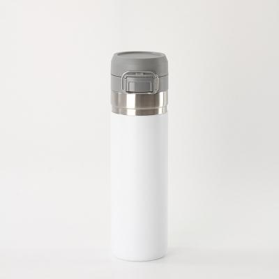 Cina 700 ml Bottiglia portatile a vuoto a rimbalzo Isolamento termico prestazioni 6-12 ore in vendita