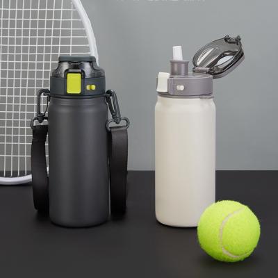 China Todas as pessoas aplicáveis Flasca de vácuo em pó revestida OEM garrafa de água isolada para esportes à venda