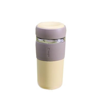 China Garrafa de água de aço esportivo com isolamento a vácuo com LID e PP para bebida de copo térmico de inverno à venda