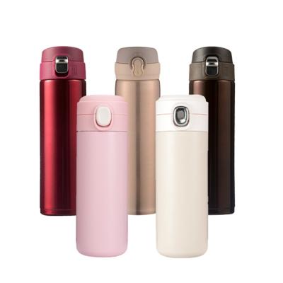 China Garrafa de água de vácuo de 500 ml de aço inoxidável com cor sólida e amostra fornecida à venda