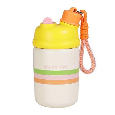 Китай Портативная бутылка с водой из нержавеющей стали вместимостью 500 мл Изолированная кофейная кружка со соломой продается