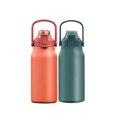 China Milieuvriendelijke vacuümdrinkpot capaciteit 1700ml Perfect voor gymtrainingen Te koop