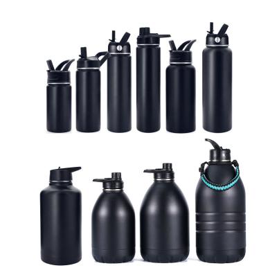 中国 蓋付き隔熱瓶 18/8 ステンレス スポーツ ストレート 黒色 飲み物 ボトル 550ml 販売のため