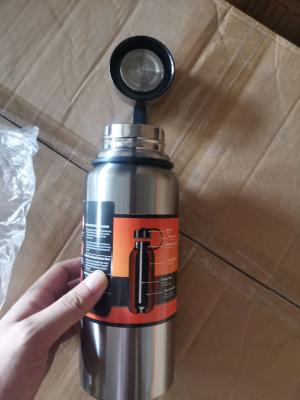 China 304 roestvrij staal geïsoleerde reis koffiebeker 1000 ml 1500 ml waterfles met handvat Te koop