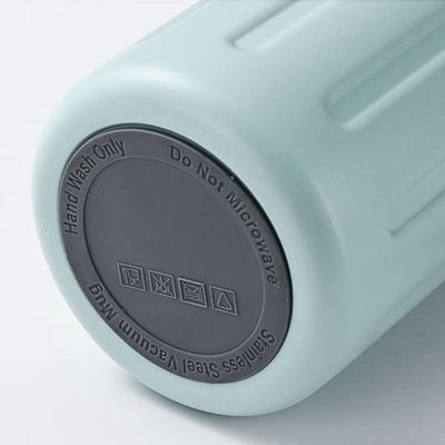 China Draagbare 316 roestvrijstalen vacuümfles Custom logo geaccepteerd voor buitenactiviteiten Te koop