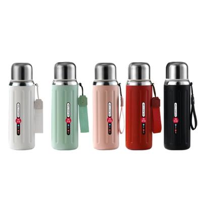 Cina Logo personalizzato 600ml 800ml Acciaio inossidabile Isolata bottiglia d'acqua con OEM / ODM accettabile in vendita
