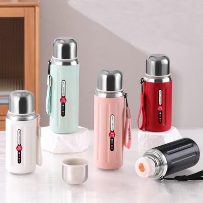 Cina Logo personalizzato 600ml 800ml Acciaio inossidabile Isolata bottiglia d'acqua con OEM / ODM accettabile in vendita