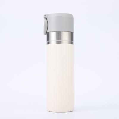 China Flasca de vácuo de aço inoxidável de 500 ml para viagens isoladas por parede dupla à venda