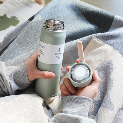 China 304 roestvrijstalen thermos Grote capaciteit 450 ml Eco-vriendelijk en aangepast logo geaccepteerd Te koop