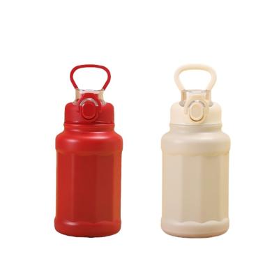 China 700 ml roestvrijstalen geïsoleerde thermos met stroofdeksel duurzaam en alles in één Te koop