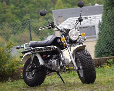China 50cc High Powered Motorcycles With Super Wide Front And Rear Tires for sale
