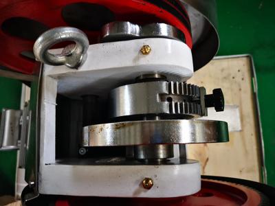 China Pharma TDP6T 6 Ton Hand Held Single Punch Tablet Press Machine for sale