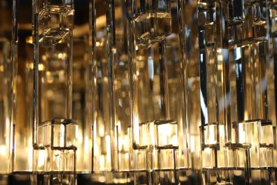 중국 맞춤형 마리난 둥근 선덜미 122cm 크리스탈과 크롬의 완벽한 조합 판매용