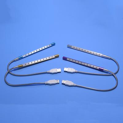 Cina Tubo in metallo a collo di cigno personalizzato con placcatura in acciaio pieghevole leggero USB da 10 mm in vendita