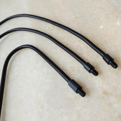 Cina Tubo a collo di cigno in metallo fai-da-te Supporto per microfono flessibile M4 Vite maschio nera 200mm 300mm 400MM in vendita