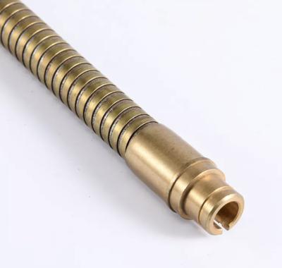 Cina Tubo Flessibile In Acciaio Inossidabile 316 Triangolo 4Mm Tubo Flessibile A Collo Di Cigno In Metallo Bronzo Rame in vendita