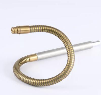 Cina Tubo Flessibile In Acciaio Inossidabile 316 Triangolo 4Mm Tubo Flessibile A Collo Di Cigno In Metallo Bronzo Rame in vendita