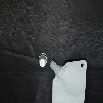 China Os malotes de Amber Hair Oil Biodegradable Liquid do curso entregam a Sanitizer malotes líquidos do reenchimento à venda