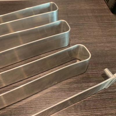 Cina tubo di raffreddamento piatto a nastro di alluminio a microcanale per raffreddamento laterale della batteria ev prismatica in vendita