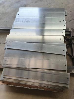 Cina Fabbricazione a misura di acciaio galvanizzato a fessure a barre piatte in vendita