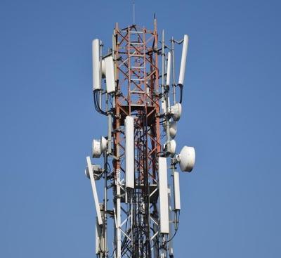 China Torre de Treliça de Aço Angular de Quatro Pernas de Alta Resistência Galvanizada por Imersão a Quente para Transmissão de Telecomunicações e Suporte de Antena de Rádio à venda