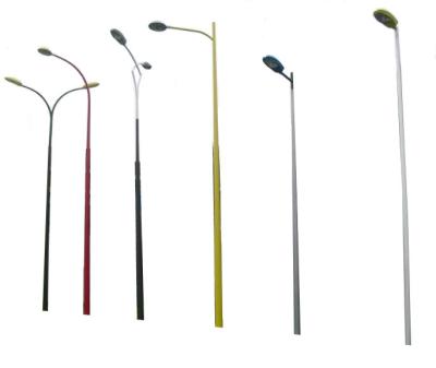 China Dubbelarm ronde steenkolom 3,0 mm - 5,0 mm gegalvaniseerde stalen lampstaven for sale