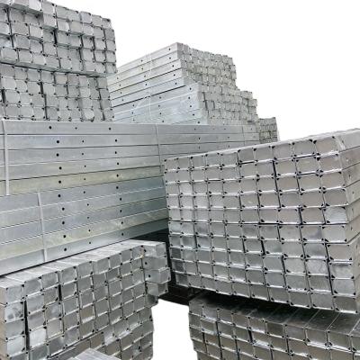 China Hongxin Verlichtingsfaciliteiten 8FT/10FT Rechthoekige Gegalvaniseerde Q235 Stalen Dwarsarmen Te koop