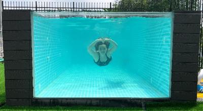Cina Piscina prefabbricata di lusso con design moderno e materiale acrilico lucito in vendita