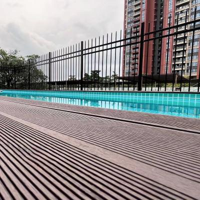 Cina Piscina esterna modulare trasparente e infinita con generatore di cloro di sale in vendita