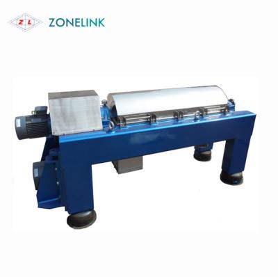 Cina Trattamento delle acque reflue decanter centrifuga liquido solido separatore 2680*1200*755 mm in vendita