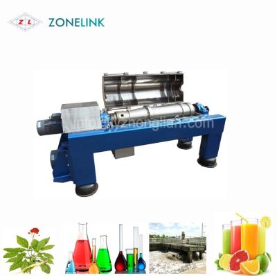 Cina Trattamento delle acque reflue decanter centrifuga liquido solido separatore 2680*1200*755 mm in vendita