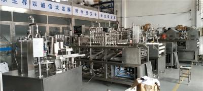 Cina Automatic Linear Litchi Plastic Cup Filling Sealing Machine for Water Juice Ice Cream in vendita