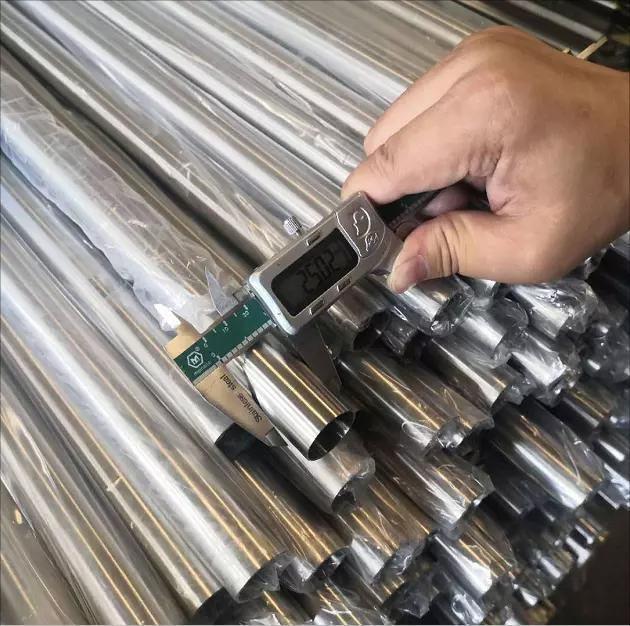 China Factory Direct Sale ASTM AISI Hl Ba 201 304 Decorative Ping Tube 69 Stainless Steel Pipe
