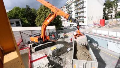 China Factory Price Excavator Hydraulic Telescopic Boom and Arm 20-22T for SK200 PC200 for sale