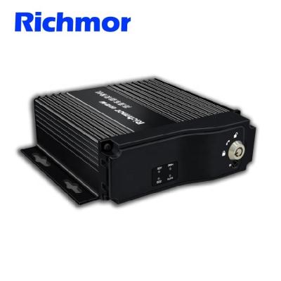 Cina GPS WIFI Veicolo DVR Auto Black Box 4CH 1080P SD Card DVR mobile con aggiornamento remoto in vendita