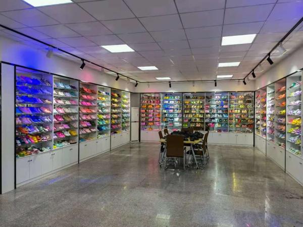 Quality Rotary One Color Slipper Maker Machine 18500W Shoe Manufacturing Machines for sale