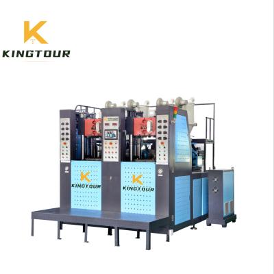 Cina Macchina per la realizzazione della suola di scarpe a due colori 60500W Macchina per la realizzazione della suola di PVC in vendita