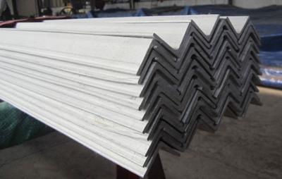 Cina Angolo Antivari 50x50x5 di acciaio inossidabile di ASTM A479 304 con il bordo fenduto in vendita