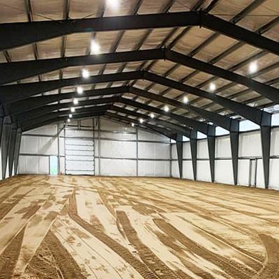 China Maßgeschneiderte Stahlgebäude überdachte Arena-Kits Indoor Riding Arena zu verkaufen