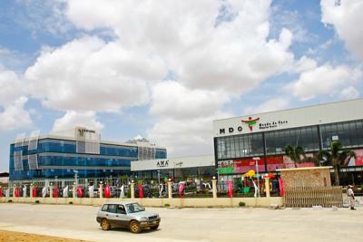 China Modern Commercial Industrial Buildings Easy Assembly Clear Span Metal Buildings for sale
