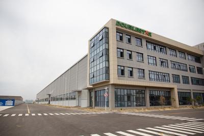 China High Strength Steel Frame Commercial Building , Modern Prefabricated Building Factories for sale
