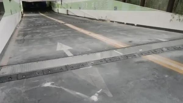 Quality Automatic Flood Control Embankment at The Factory Exit for sale