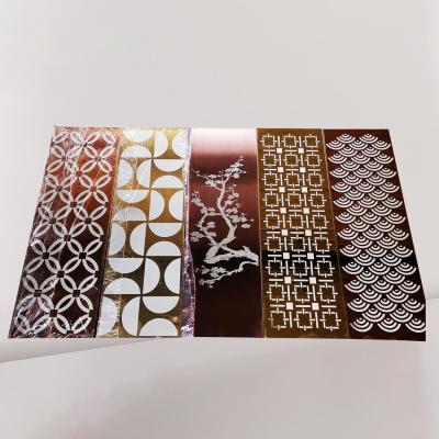 中国 五軸連結 深層マークレーザーマーキング用レーザーマーキングマシン100W レーザー寿命80000h 販売のため
