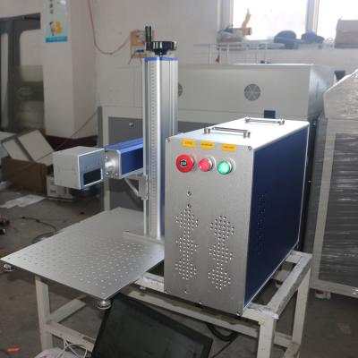 Cina 20W/30W/50W/60W/100W Jpt M7 M8 IP 3D Mopa Color Fiber Laser Marking Machine per l'uscita non metallica in vendita