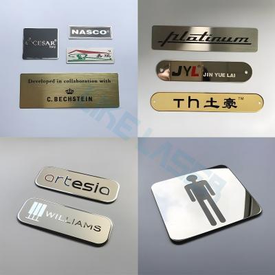 中国 精密200Wのデスクトップレーザーマークマシン 金属シートマーク速度0-7000mm/S 販売のため