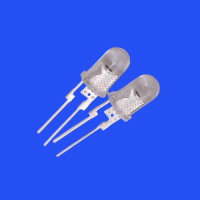 Cina 0.5W 5mm Colore bianco caldo 3000-3500K Lenti chiare Testa rotonda Pini corti con dissipatore di calore Per lampade indicatore in vendita