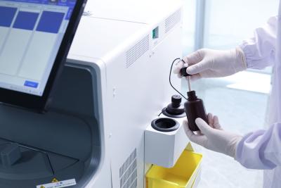 China 30 bringt Probe automatisiertes Reagens des Immunoassay-Analysator-10 Diagnoseproben CIA1200M For In Vitro in Position zu verkaufen